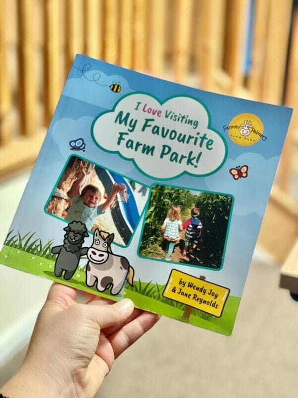Farmer Palmers Book: I Love Visiting My Favourite Farm Park